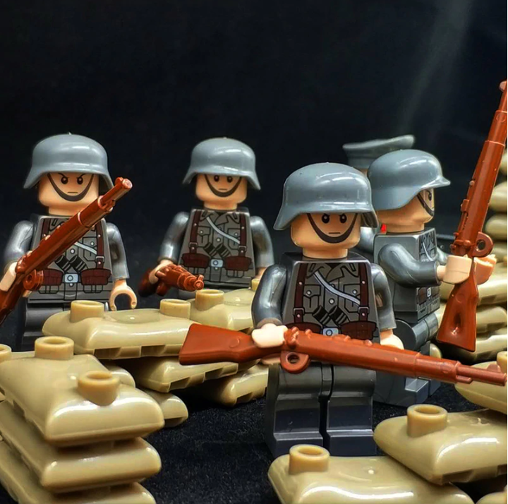WW2 German Infantry Squad x10 — Brick Block Army